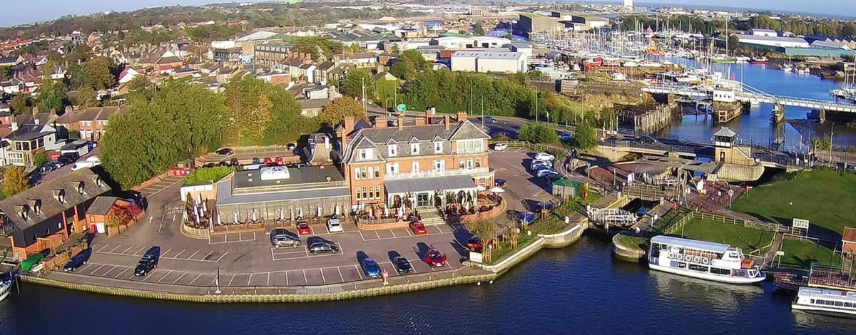 Oulton Broad holiday guide and map